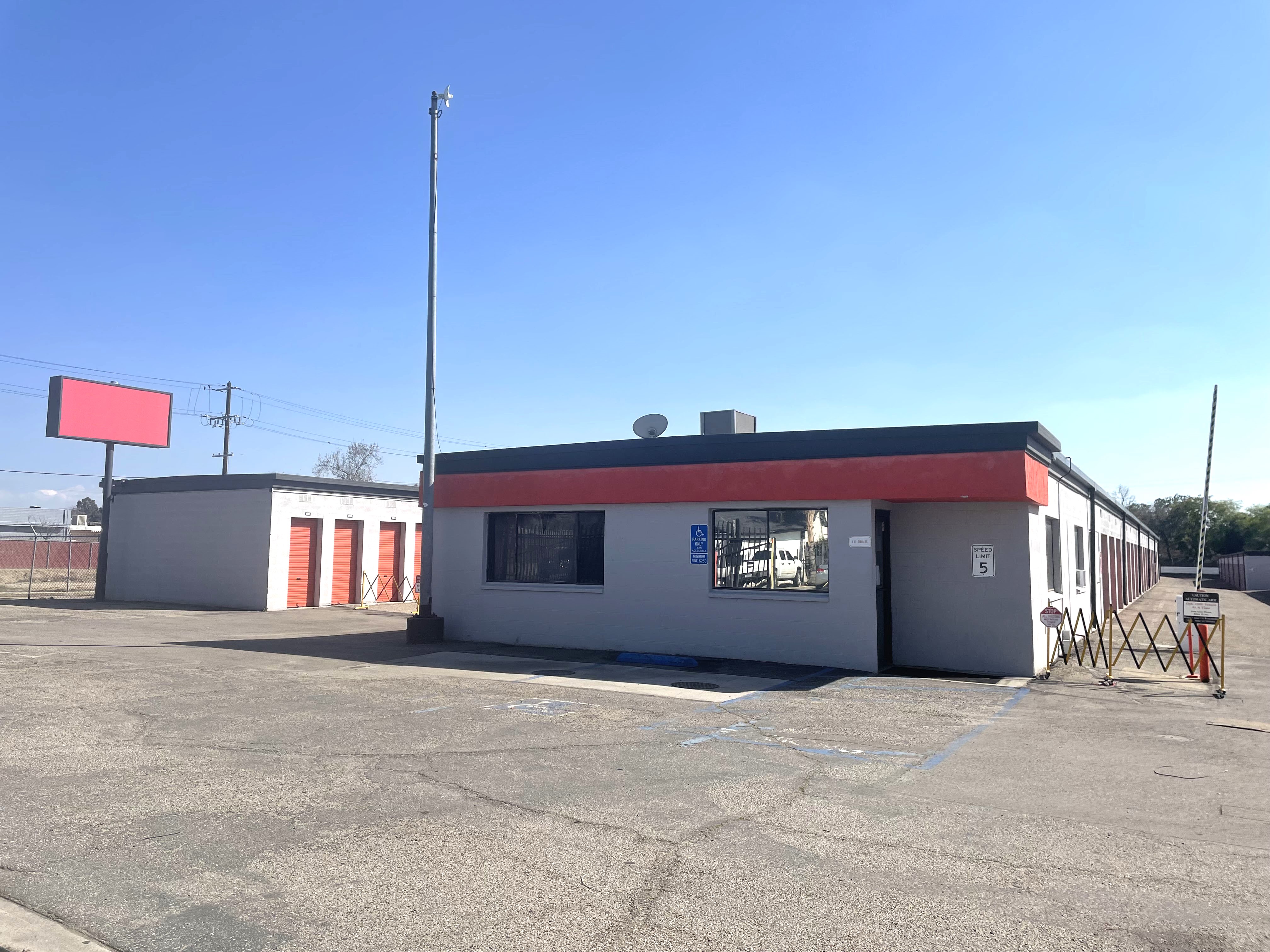 Self Storage Units in Bakersfield | US Storage Centers