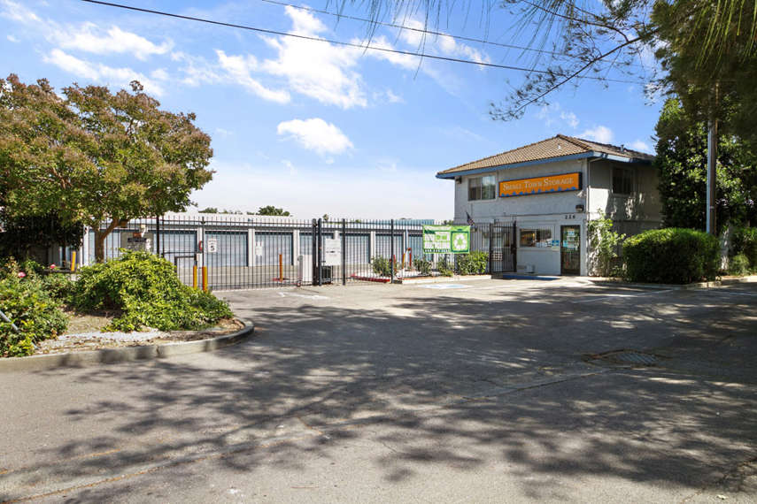 RV and Self Storage Units in Vacaville, CA | Small Town Storage