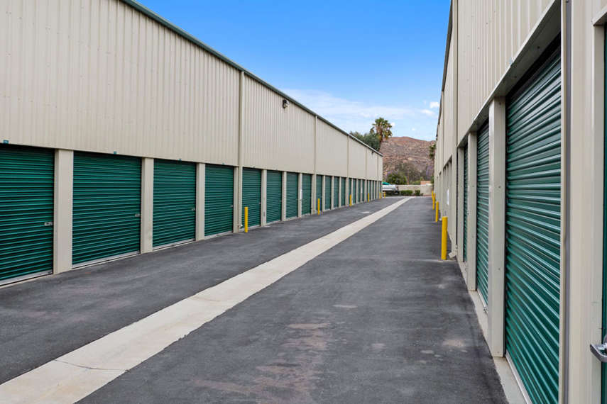 Self Storage Units at Dos Lagos in South Corona | US Storage Centers